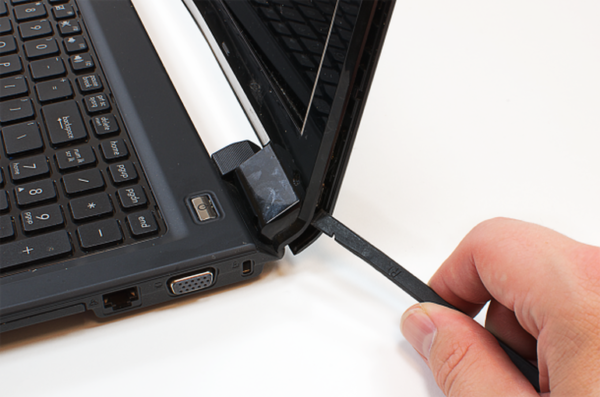 Si te zevendesosh nje ekran laptopi te thyer - Kapidani PCCSERVICE Si te zevendesosh nje ekran laptopi te thyer - Kapidani PCCSERVICE